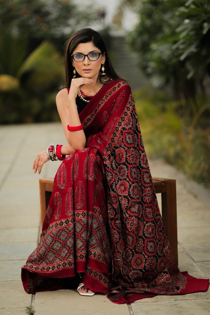 EXCLUSIVE MAROON COLOR AJRAKH SAREE – heritagelooms